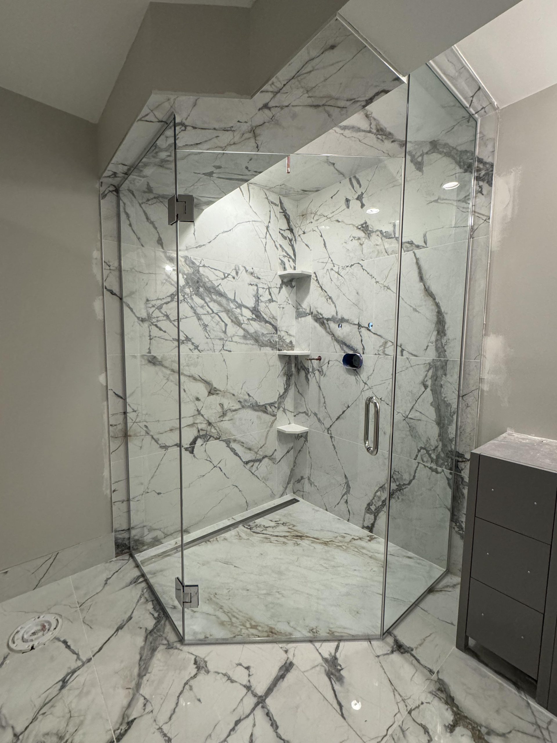 Showers Chicago | by Glass Innovation