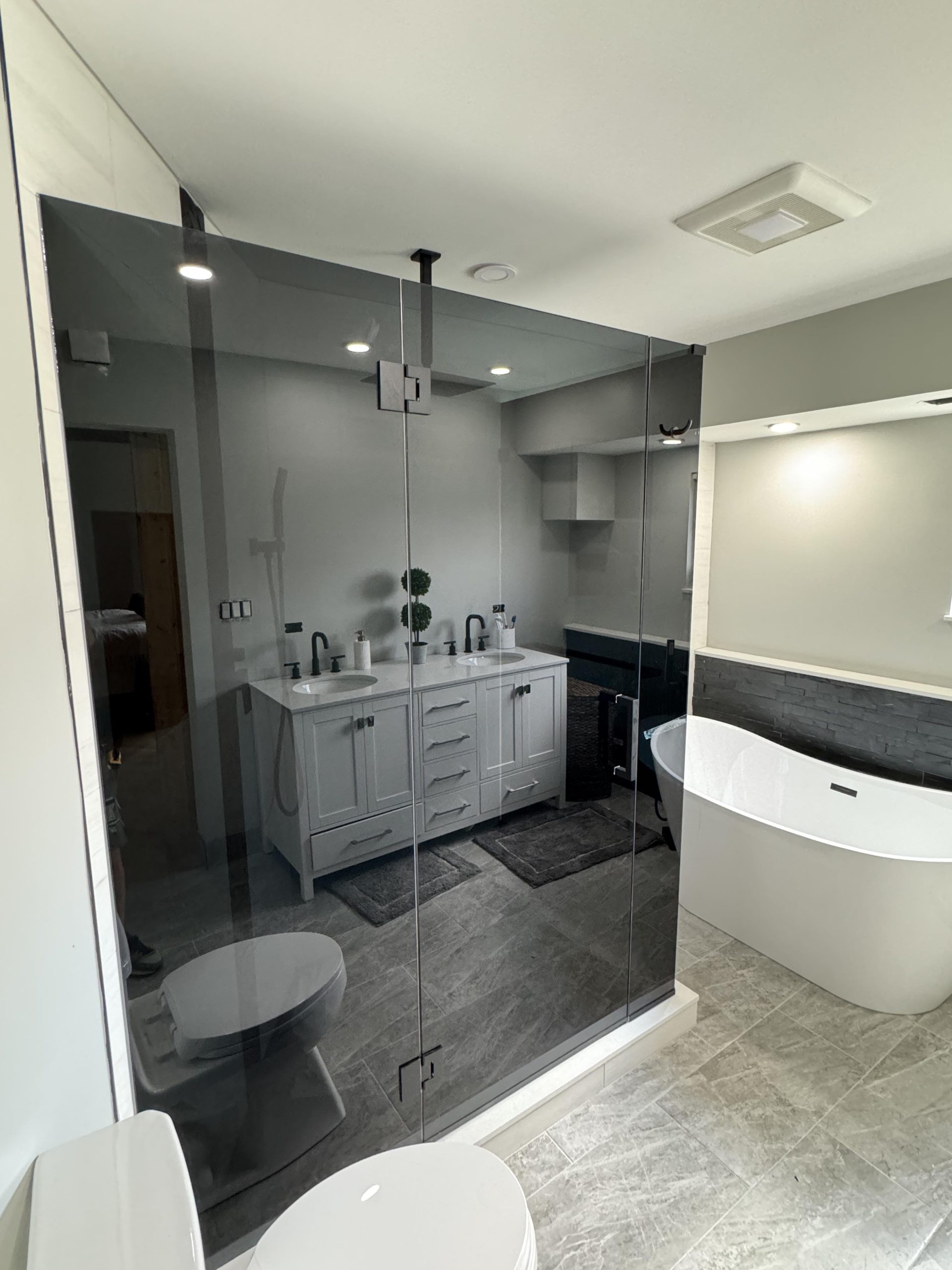 Showers Chicago | by Glass Innovation